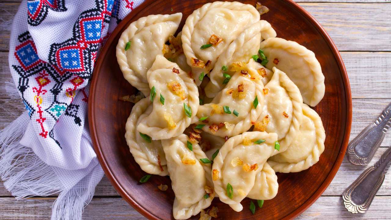 9 National foods you have to try while travelling | Escapism TO